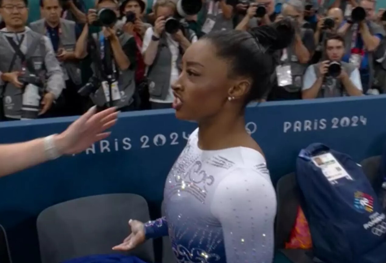 Simone Biles Got Pissed At Crowd After Not Getting Medal - Adult Humor